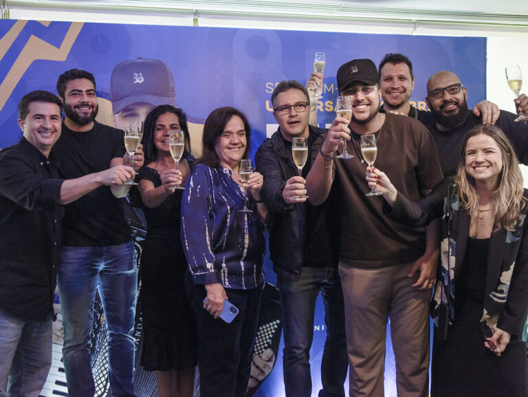 Patrick Costa assina contrato com a Universal Music Brasil após ...